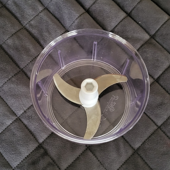 Pampered Chef | Kitchen | Euc Pampered Chef Manuel Food Processor And ...